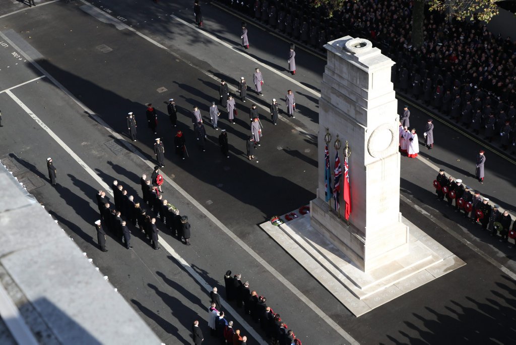 Remembrance Sunday service for Royal Family at the Cenotaph • The Crown ...