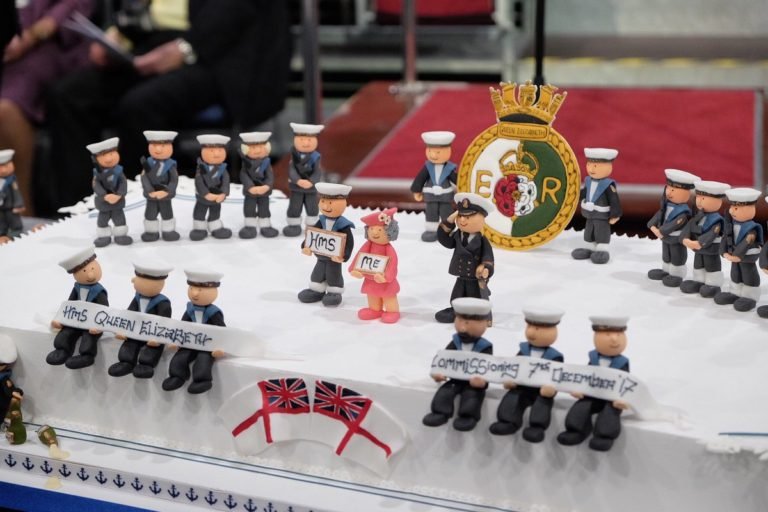 HMS Queen Elizabeth launch: Queen (plus two others) commissions ship ...