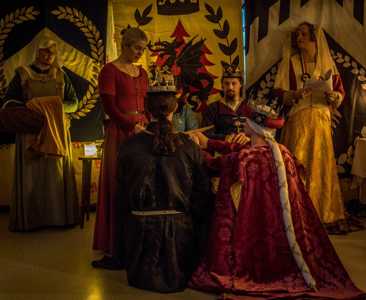 Christmas and New Year traditions in Medieval and Tudor England • The ...