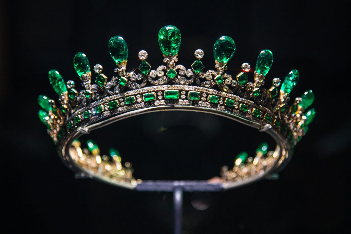 Victoria's emerald tiara from Albert & Fife tiara to go on display at ...