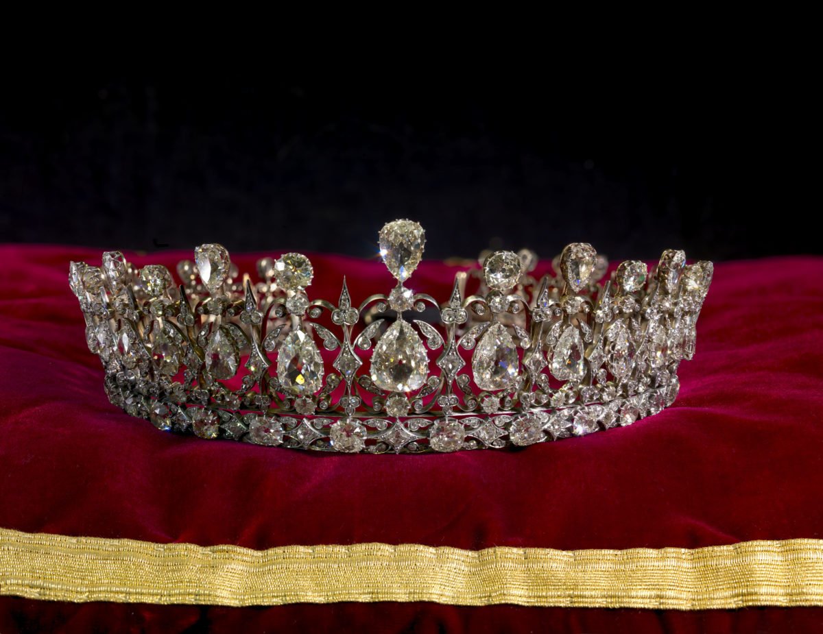 Victoria's emerald tiara from Albert & Fife tiara to go on display at ...