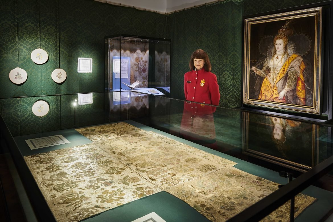 The Bacton Altar Cloth - Elizabeth I's only surviving dress - now at ...