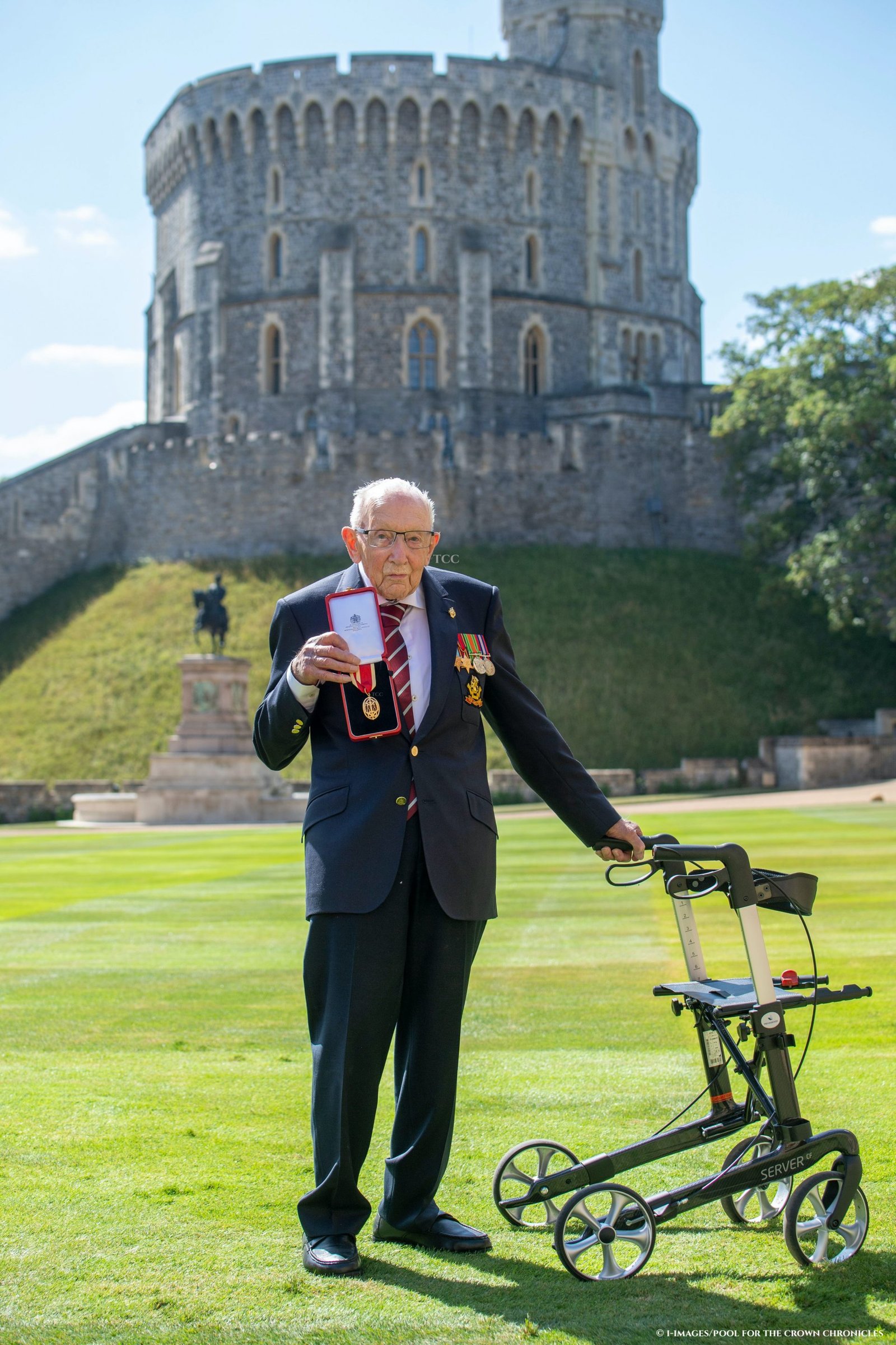Captain Tom knighted by The Queen after Princess Beatrice's wedding ...