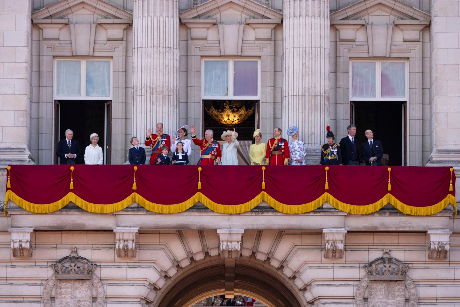 Buckingham Palace releases details on Royal Family marking VE Day • The ...