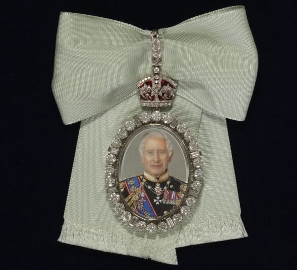 Tell me about...the Royal Family Order of Charles III • The Crown ...
