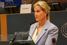 Royal Rewind: Edward VIII's abdication speech • The Crown Chronicles