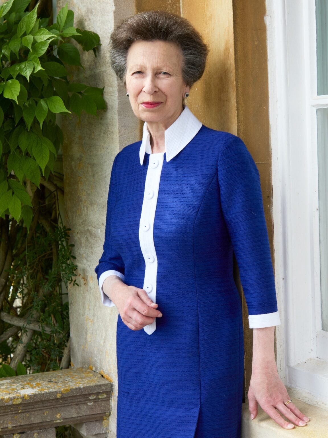 Buckingham Palace releases new photo of Princess Anne for her 75th ...