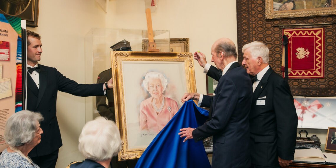 Anne's Jewellery: Festoon Tiara • The Crown Chronicles