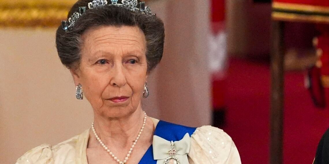 Anne's Jewellery: Festoon Tiara • The Crown Chronicles